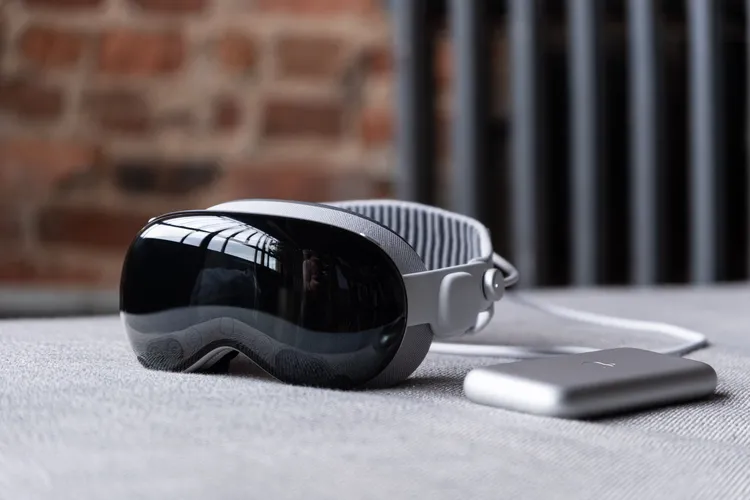 Многие покупатели Apple Vision Pro начали возвращать гарнитуры в ...