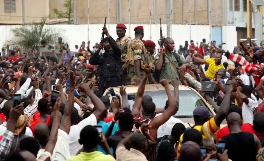 Мятежники в Нигере заявили об атаке Франции на позиции нацгвардии СмартПресс