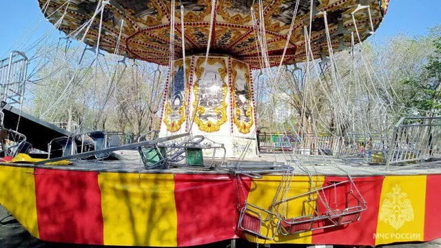 В Оренбурге упал аттракцион, около 20 человек пострадали | СмартПресс